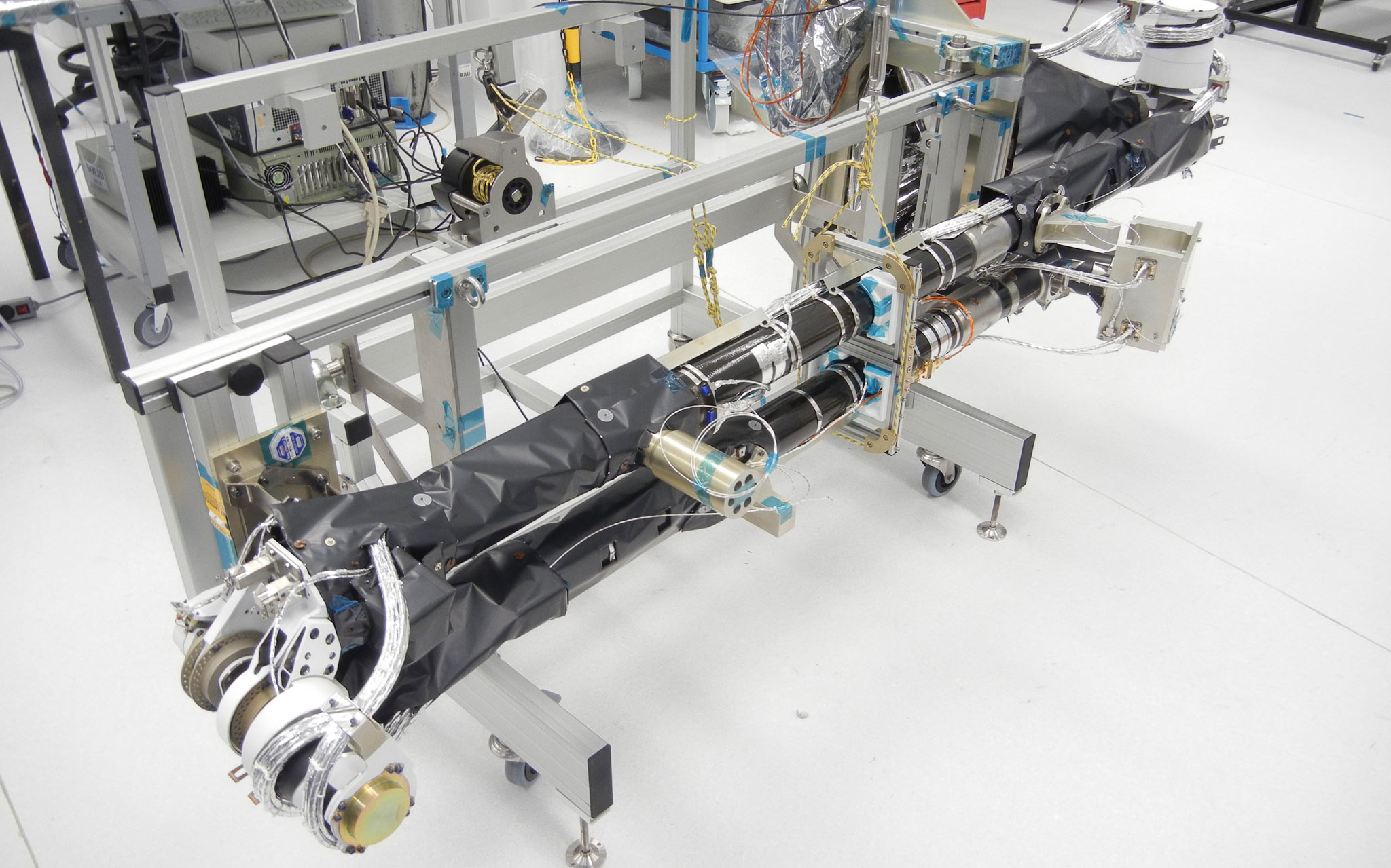 SOLAR ORBITER. Instrument boom - Sener